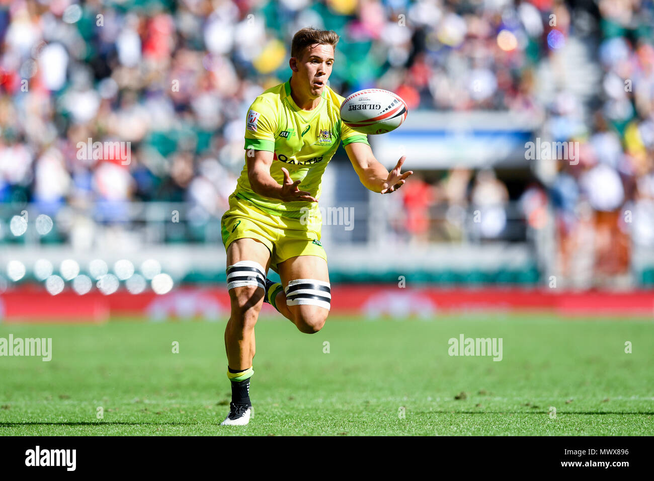 Uk vs spain hi-res stock photography and images - Alamy