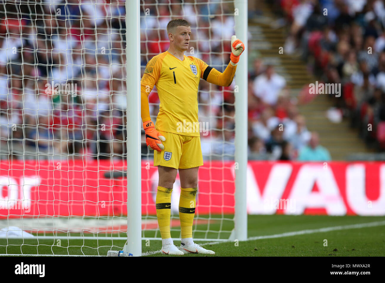 England goalkeeper jordan pickford hi-res stock photography and images ...