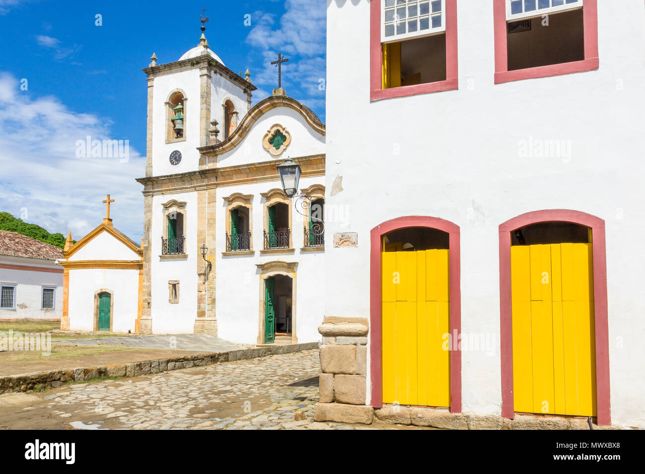 Santa Rita Church in the historical centre, Paraty, Rio de Janeiro ...