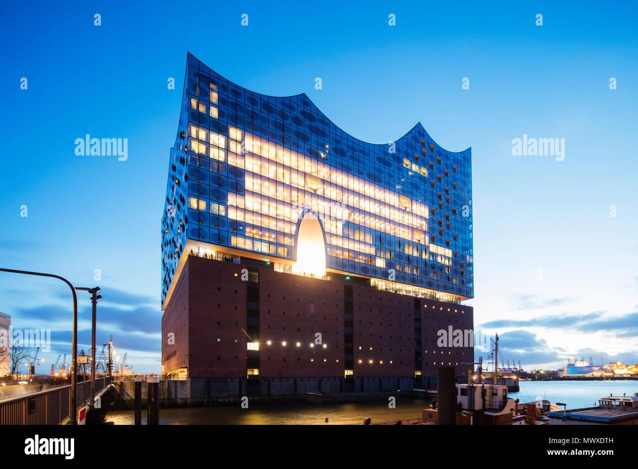 Elphi Concert Hall (Elbphilharmonie), designed by Herzog and de Meuron ...