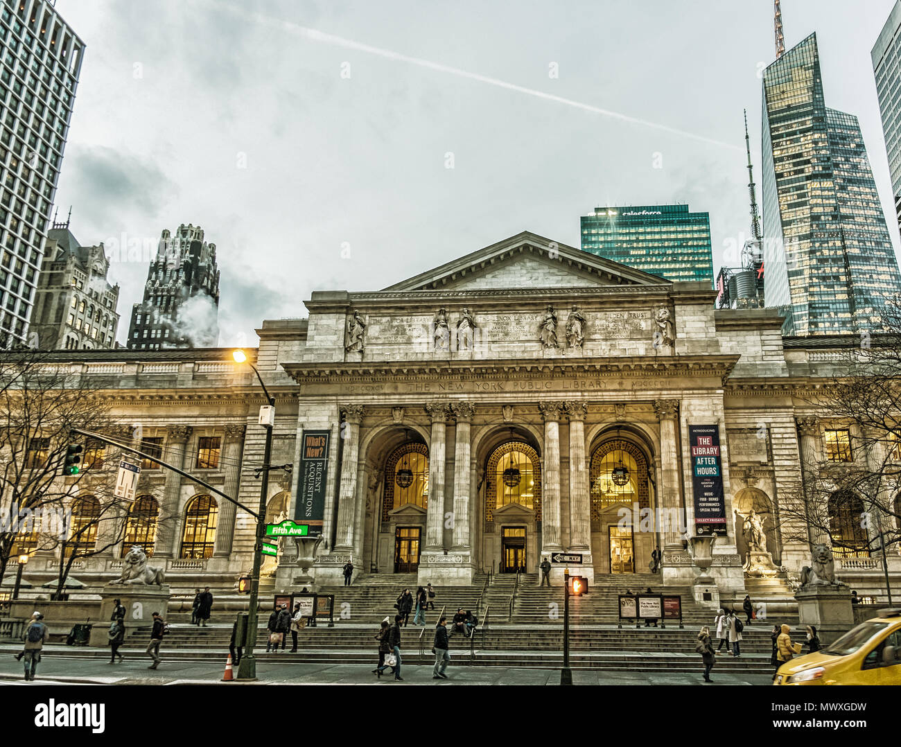 New york public library exterior hi-res stock photography and images ...
