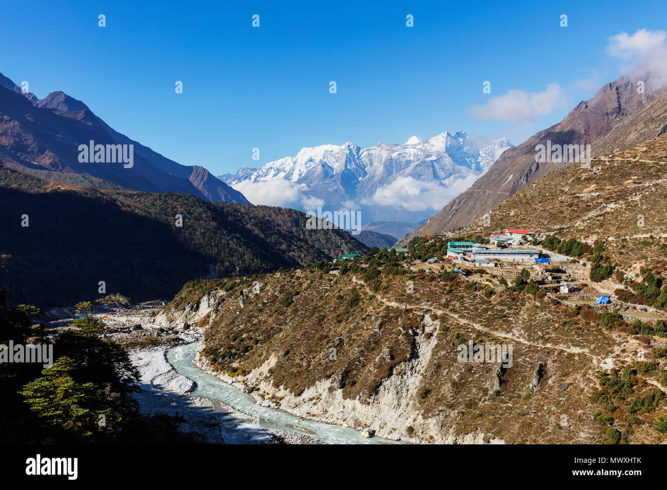 Pangboche hi-res stock photography and images - Alamy