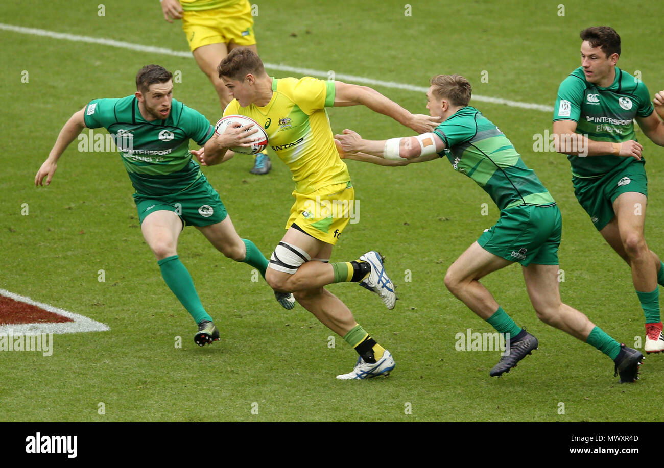 Australia's Tim Anstee breaks during day one of the HSBC London Sevens ...