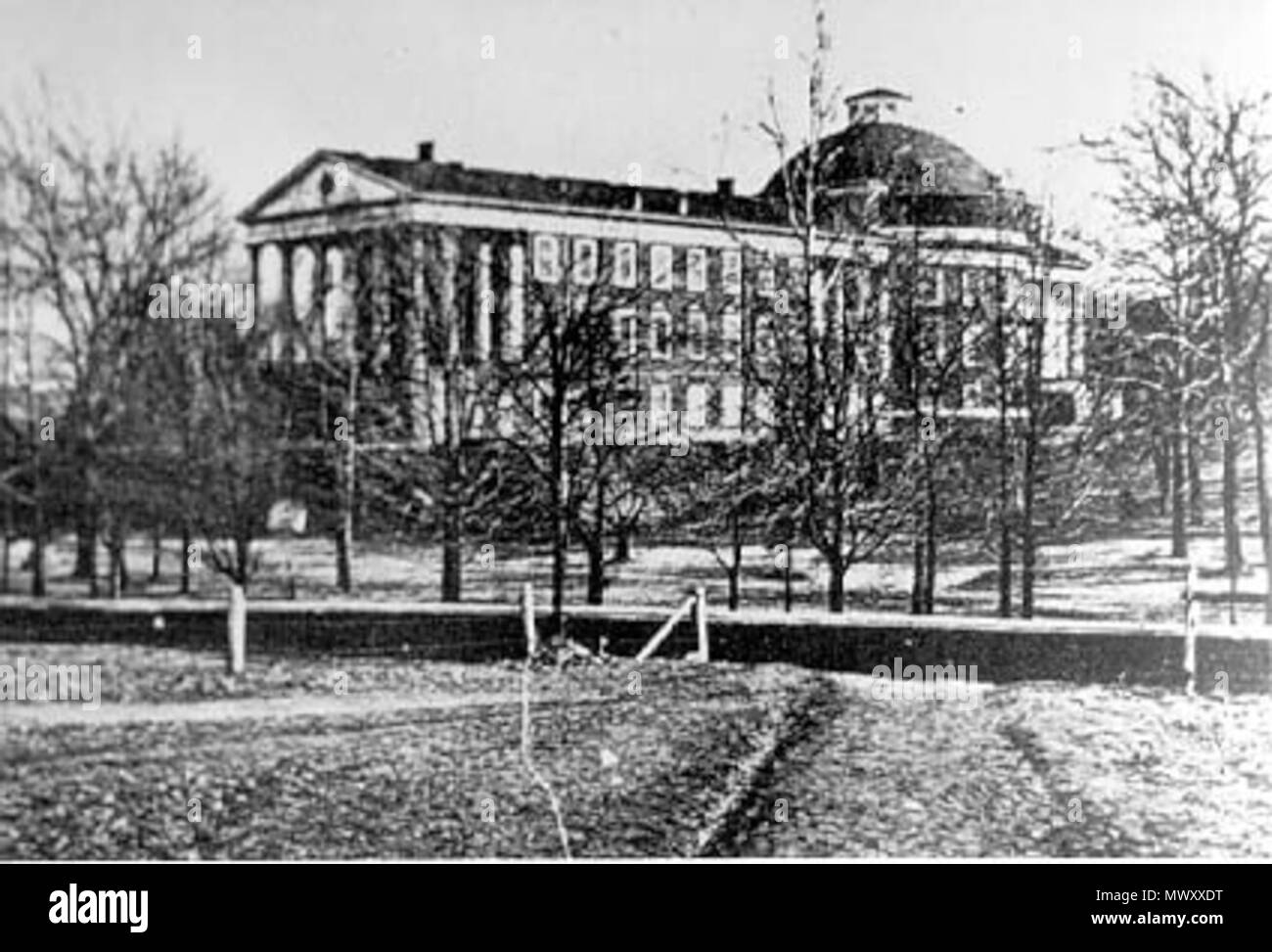 Rotunda university of virginia Black and White Stock Photos & Images ...