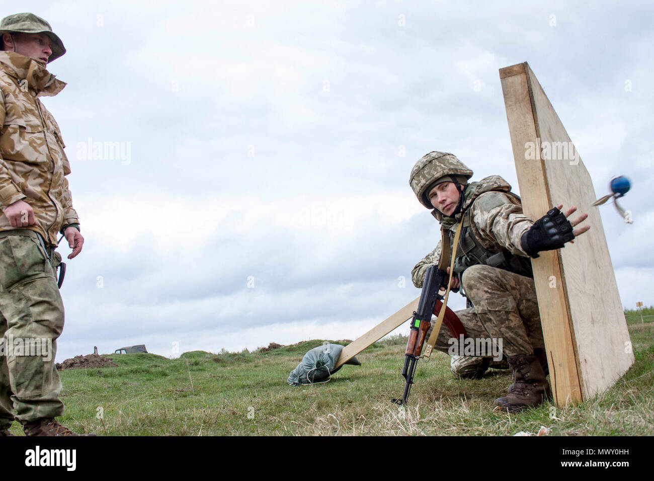 Hand grenade practice hi-res stock photography and images - Alamy
