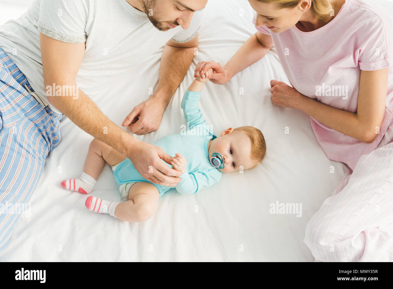Kid touching sheets hi-res stock photography and images - Alamy