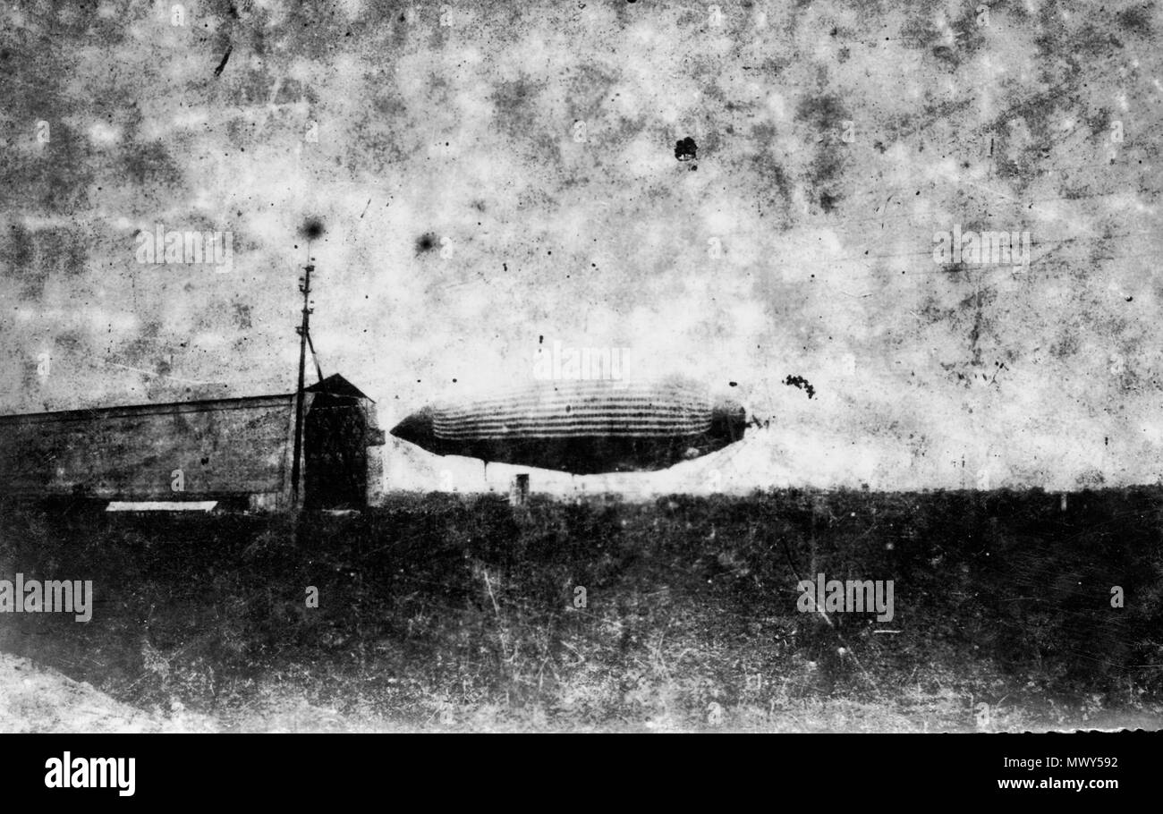 Semi rigid airship hi-res stock photography and images - Alamy