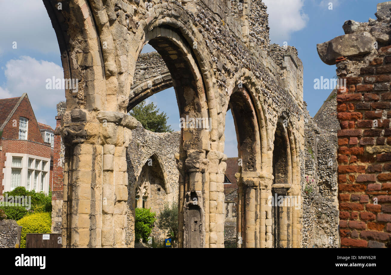 Gothic castle crumbling hi-res stock photography and images - Alamy