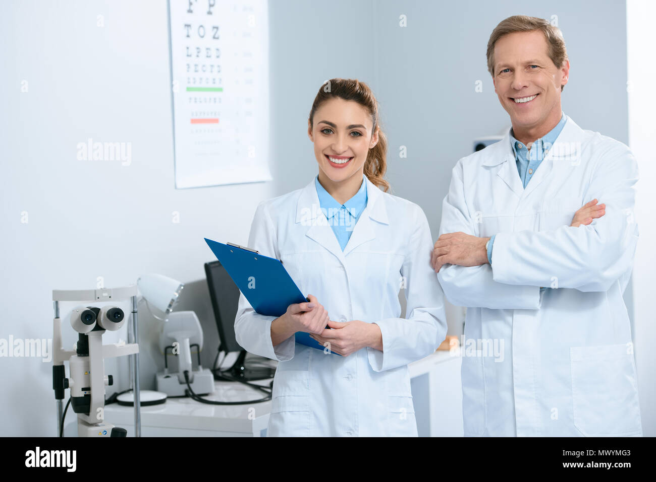 Ophthalmologists hi-res stock photography and images - Alamy