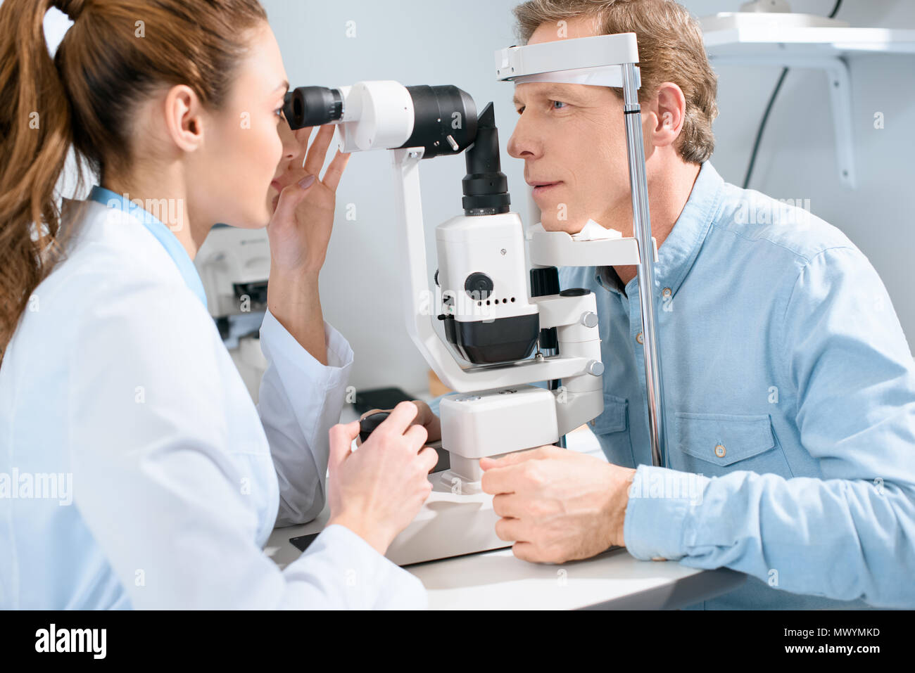 Visual field test hi-res stock photography and images - Alamy