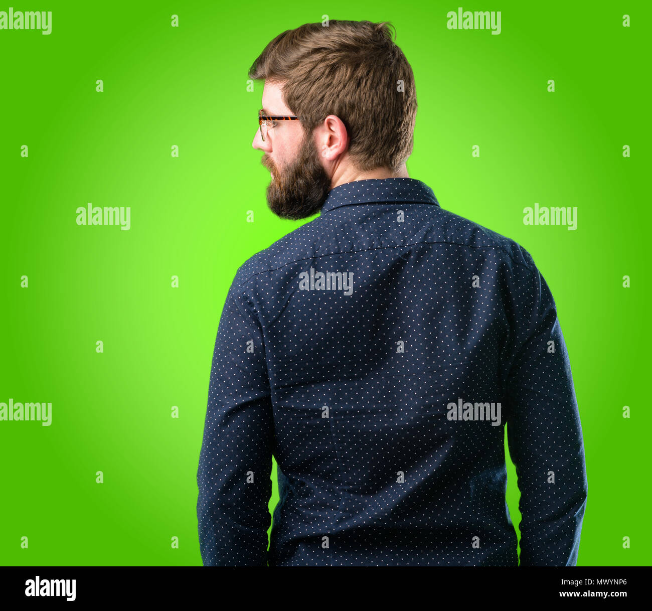 Man back head turned standing hi-res stock photography and images - Alamy