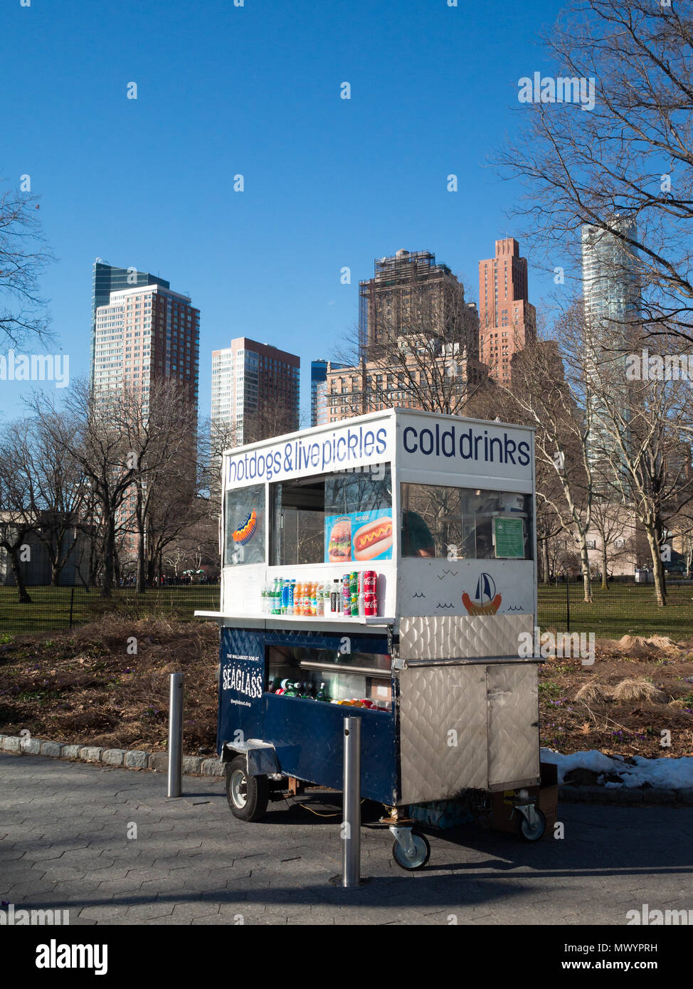 Food cart in Battery Park, New York Stock Photo - Alamy