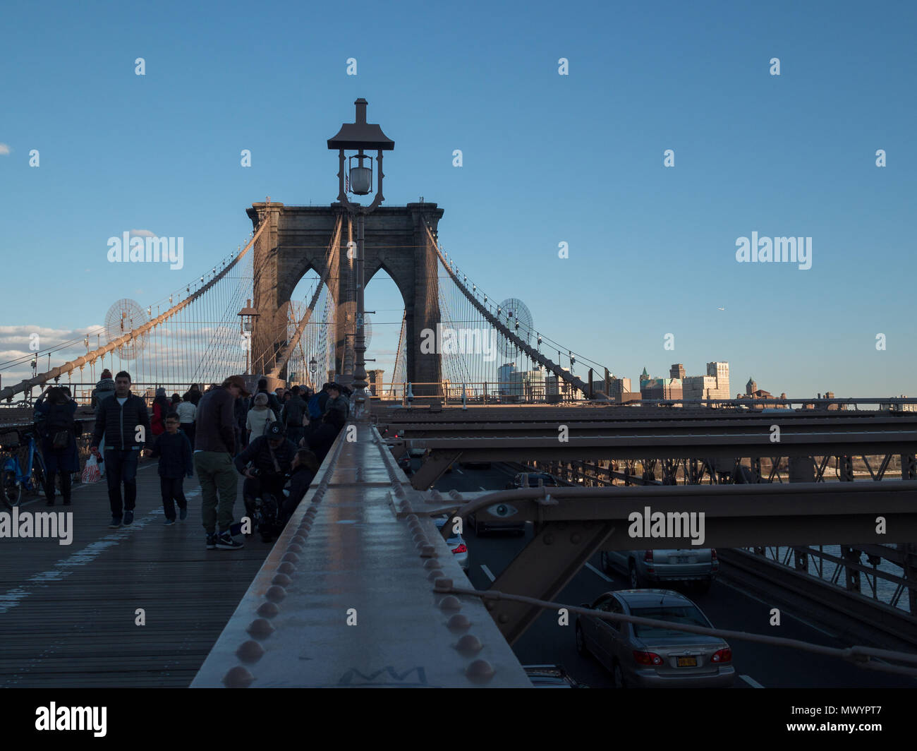 Brooklyn Bridge crossing from Manhattan Stock Photo - Alamy