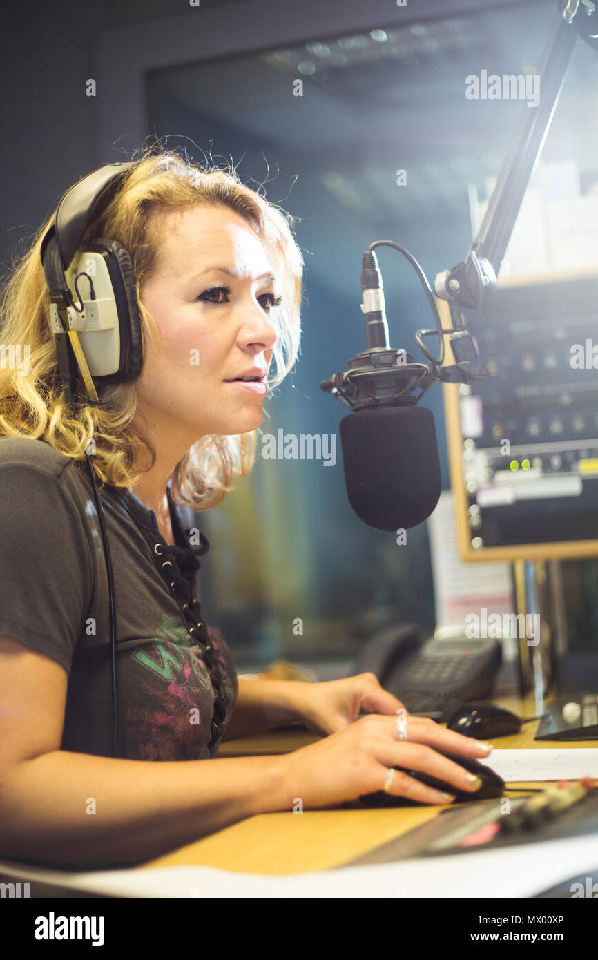 Female disc jockey hi-res stock photography and images - Alamy