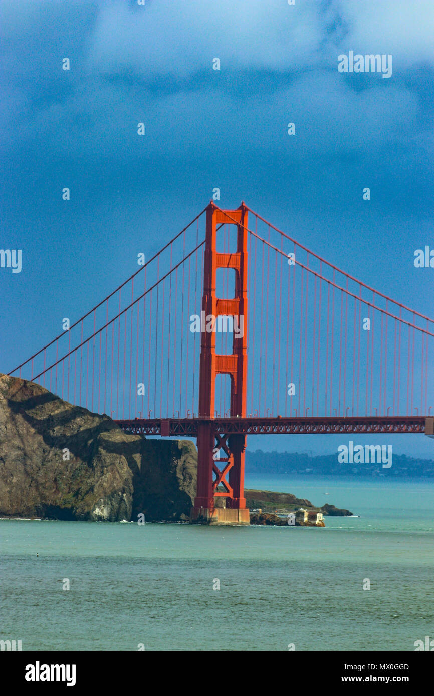 Bridge rainbow golden gate hi-res stock photography and images - Alamy