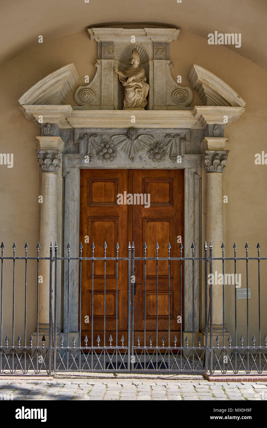 Renaissance door hi-res stock photography and images - Alamy