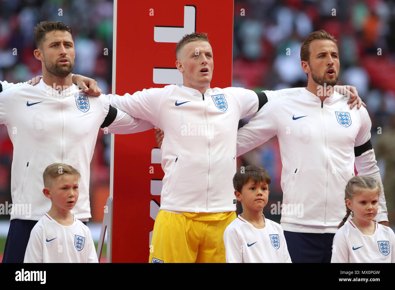 Englands left to right gary cahill hi-res stock photography and images ...