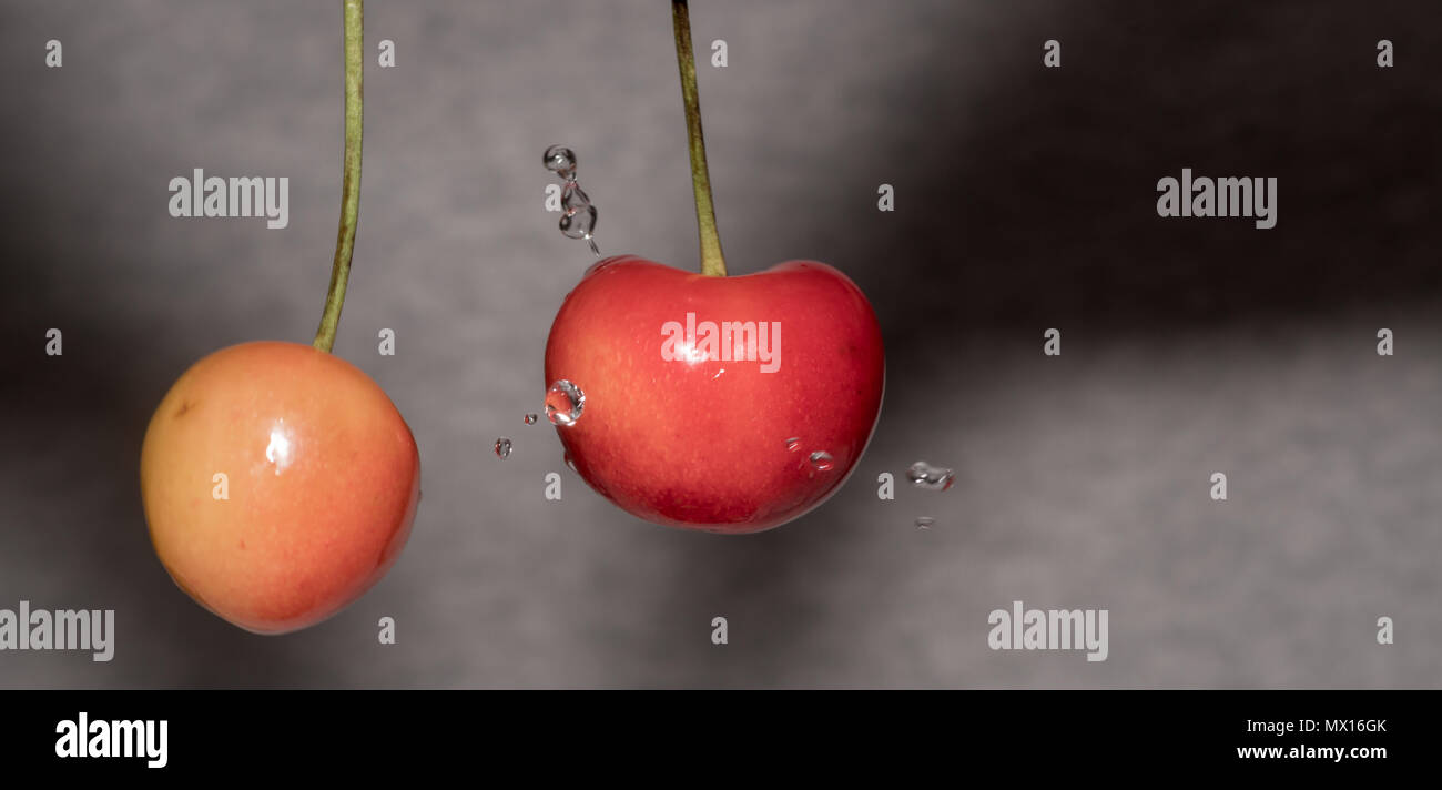 Cherry water splash hi-res stock photography and images - Alamy