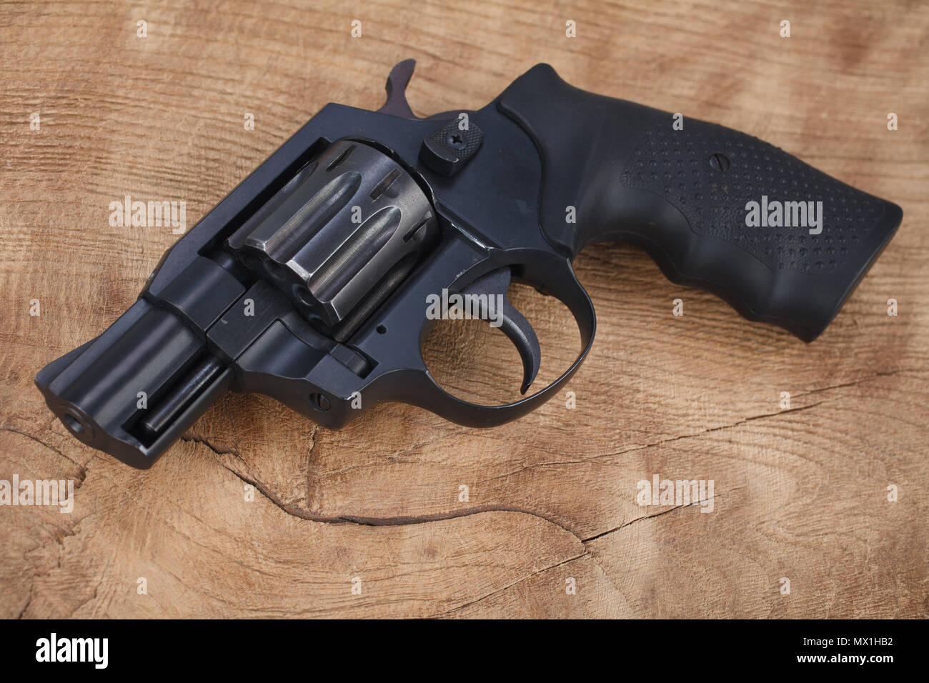 Round wooden western table hi-res stock photography and images - Alamy
