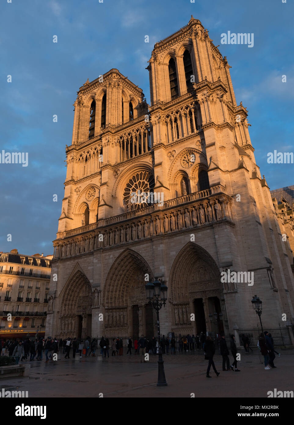 Iconic basilica notre dame hi-res stock photography and images - Alamy