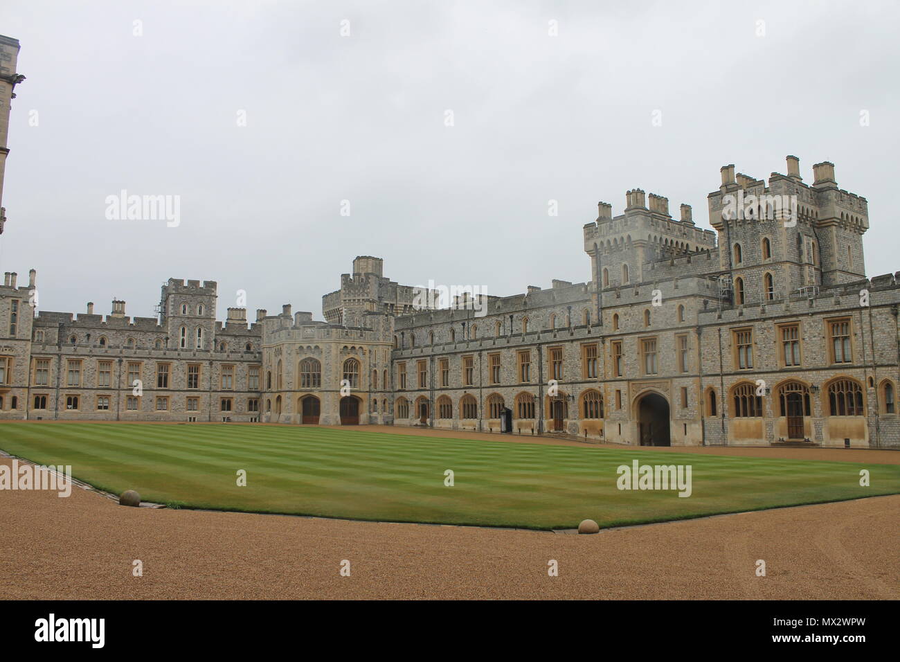 Windsor castle photos hi-res stock photography and images - Alamy