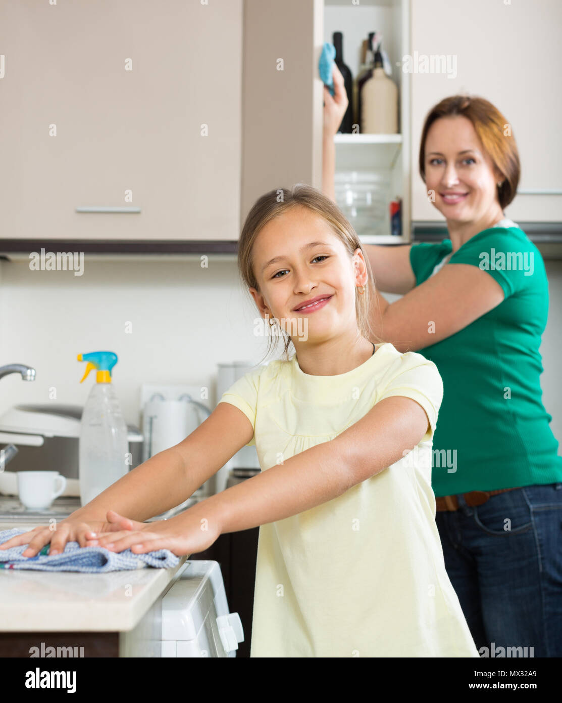Girl 8 9 years old hi-res stock photography and images - Alamy