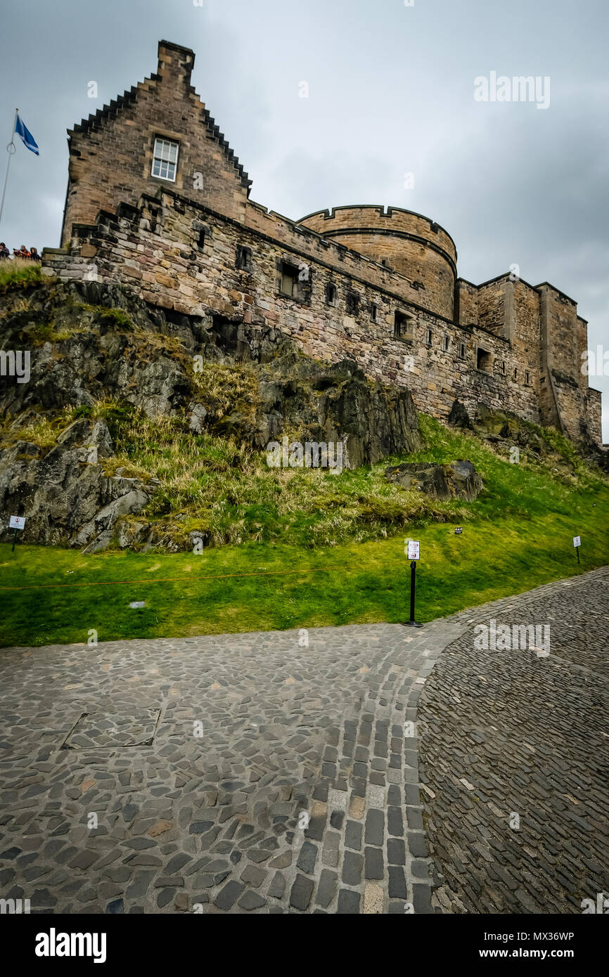Building inside edinburgh castle hi-res stock photography and images ...
