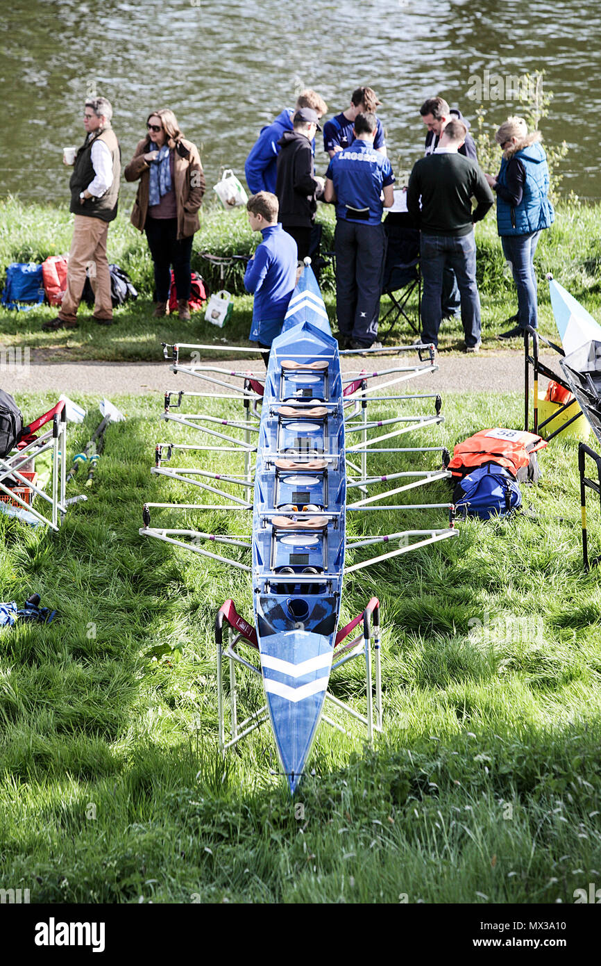Four man skulls rowing boat hi-res stock photography and images - Alamy