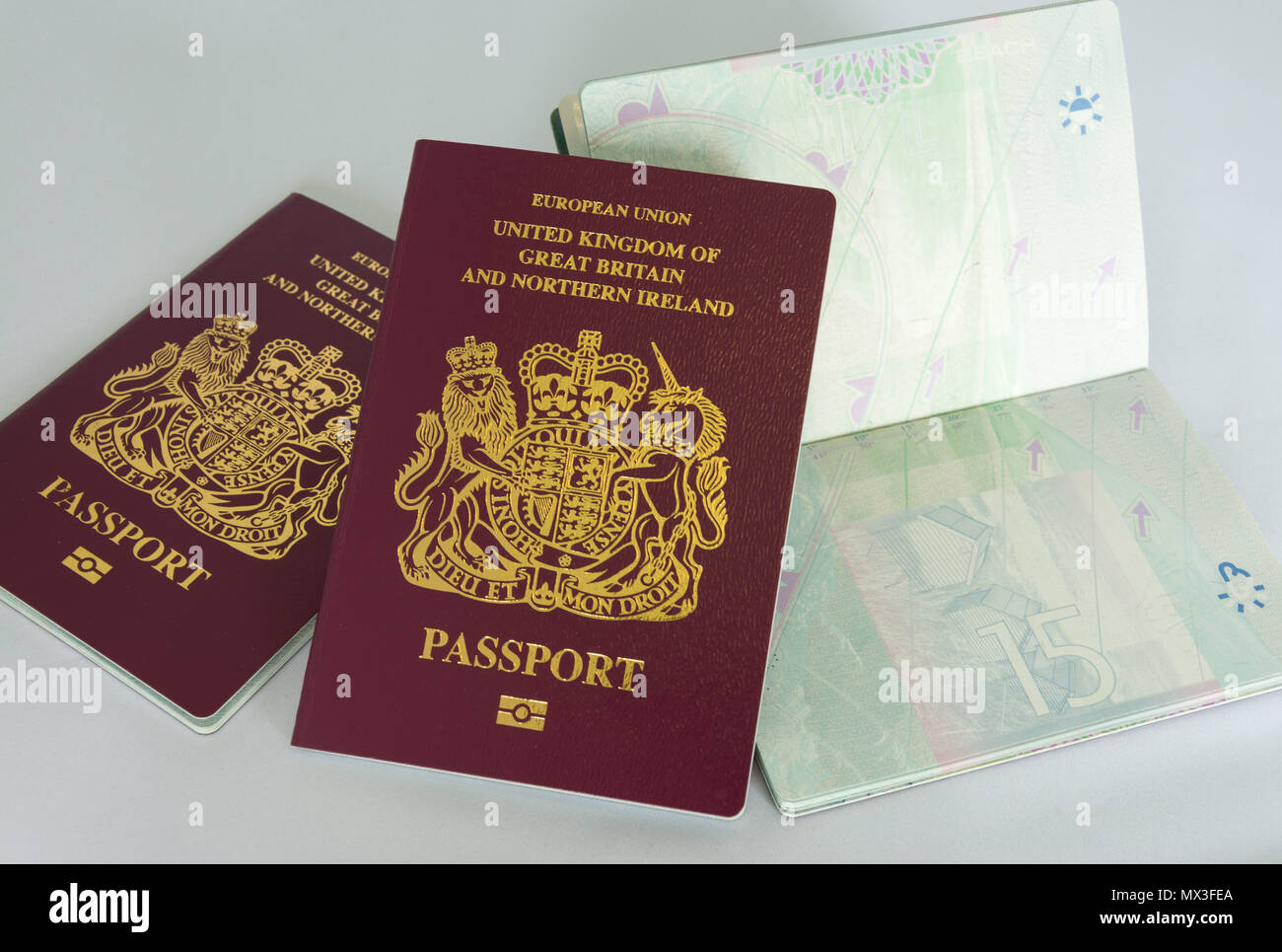 Uk united kingdom passport travel hi-res stock photography and images ...