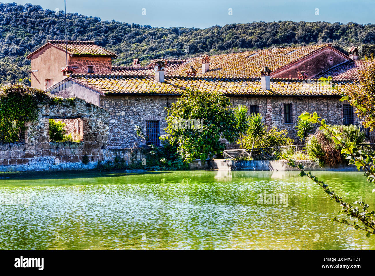 Ancient farmhouse on the lake - Italy Stock Photo - Alamy