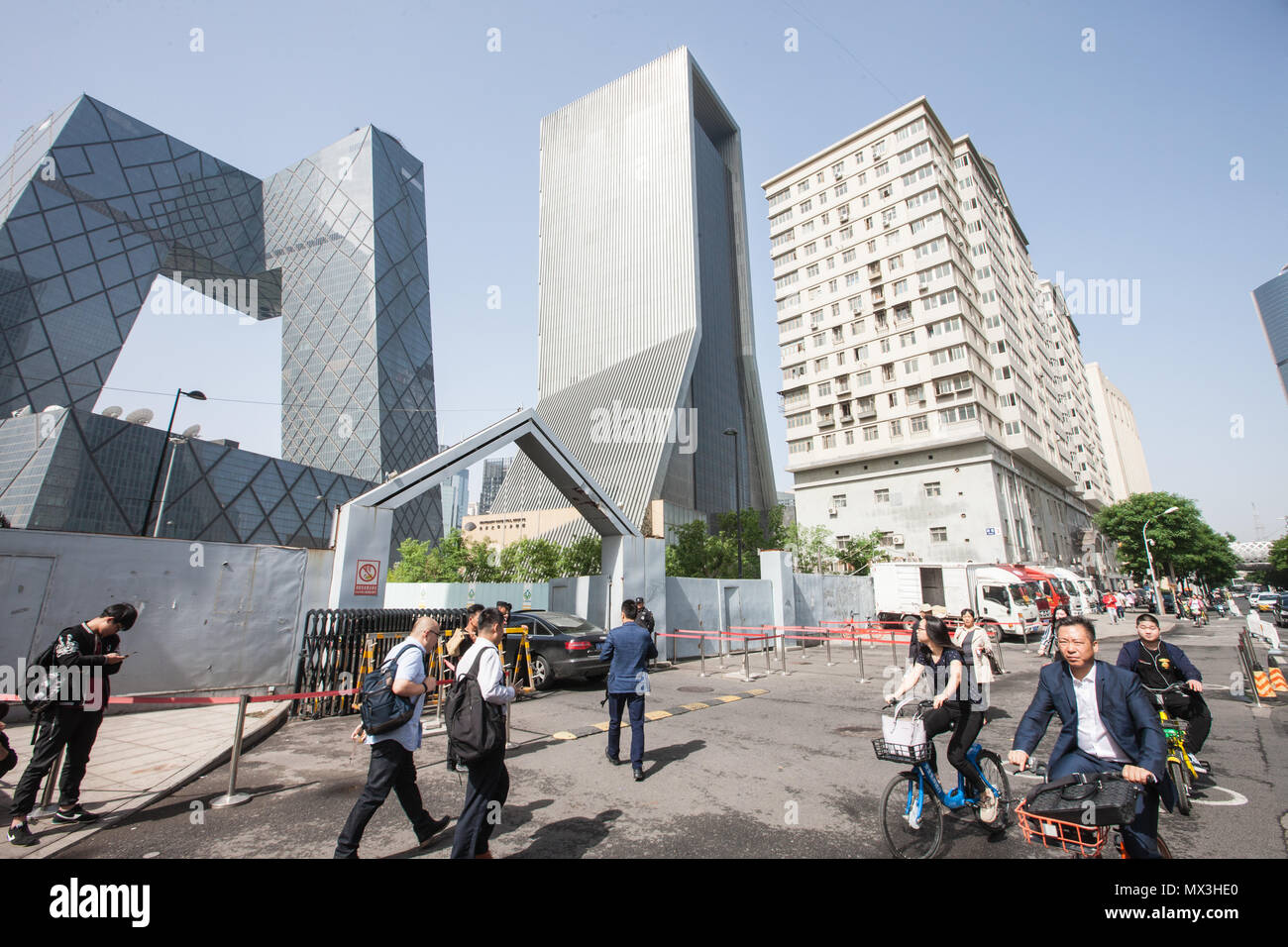 Pants building hi-res stock photography and images - Alamy