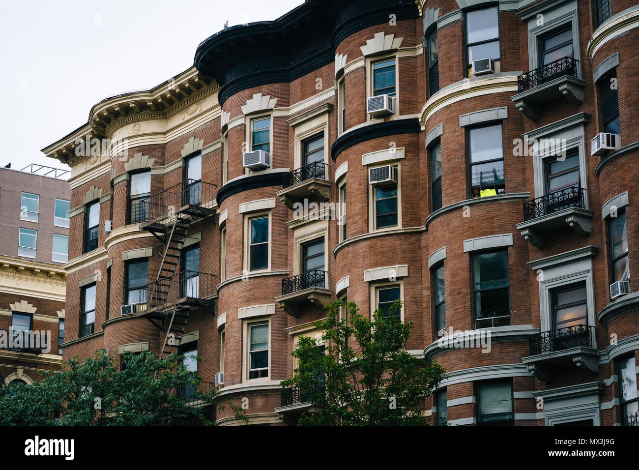 Brick buildings in Harlem, Manhattan, New York City Stock Photo - Alamy