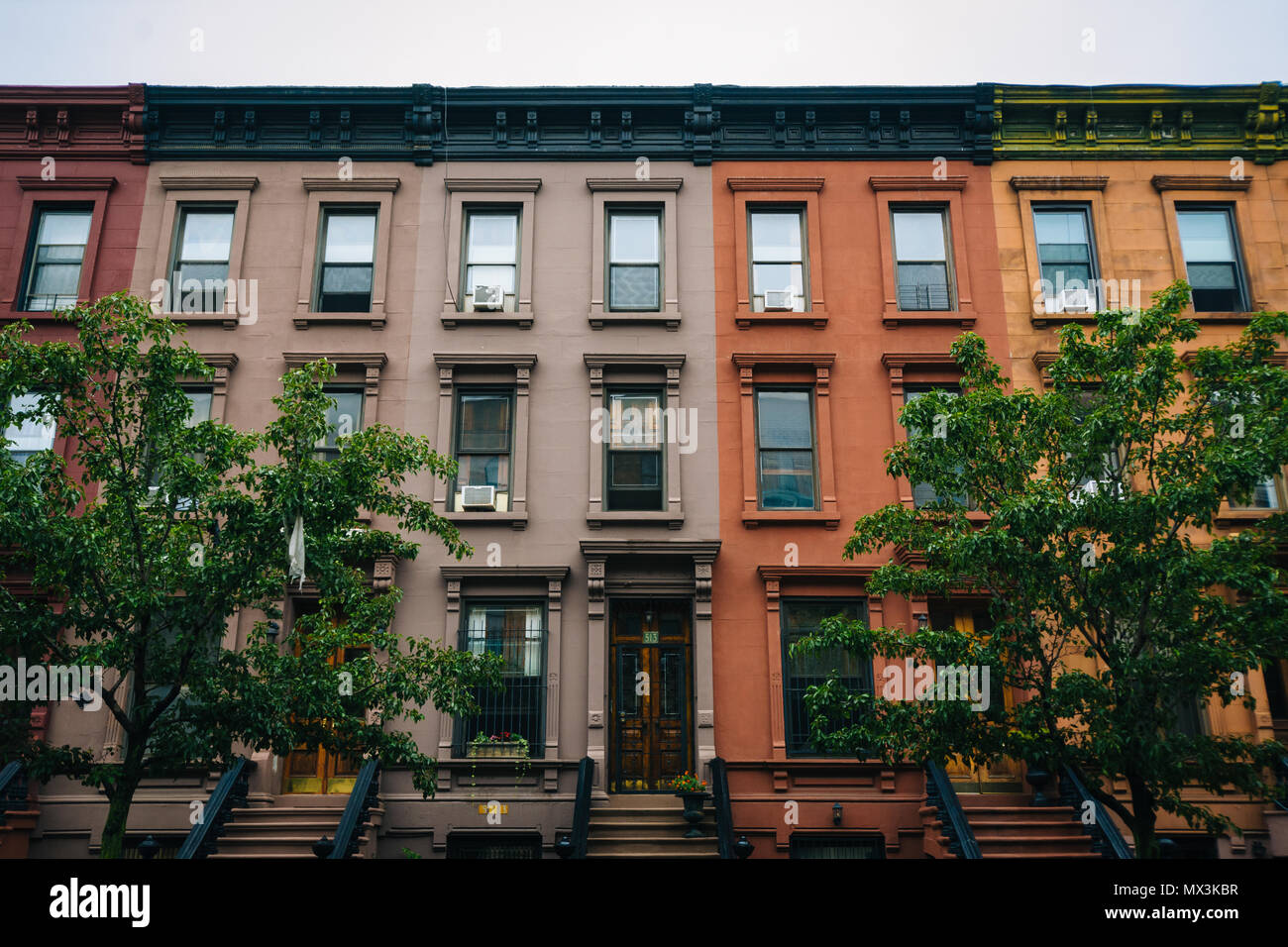 Houses in harlem hi-res stock photography and images - Alamy
