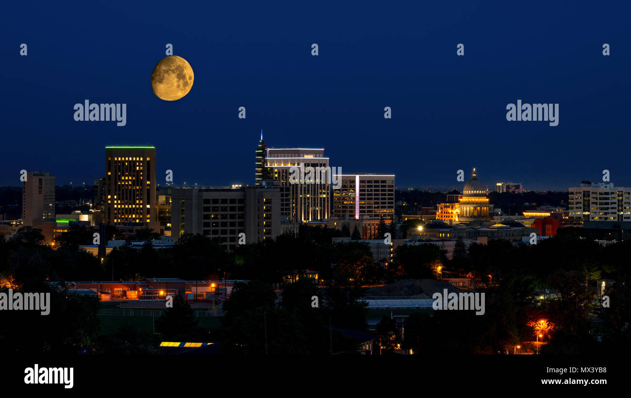 Almost full moon hi-res stock photography and images - Alamy