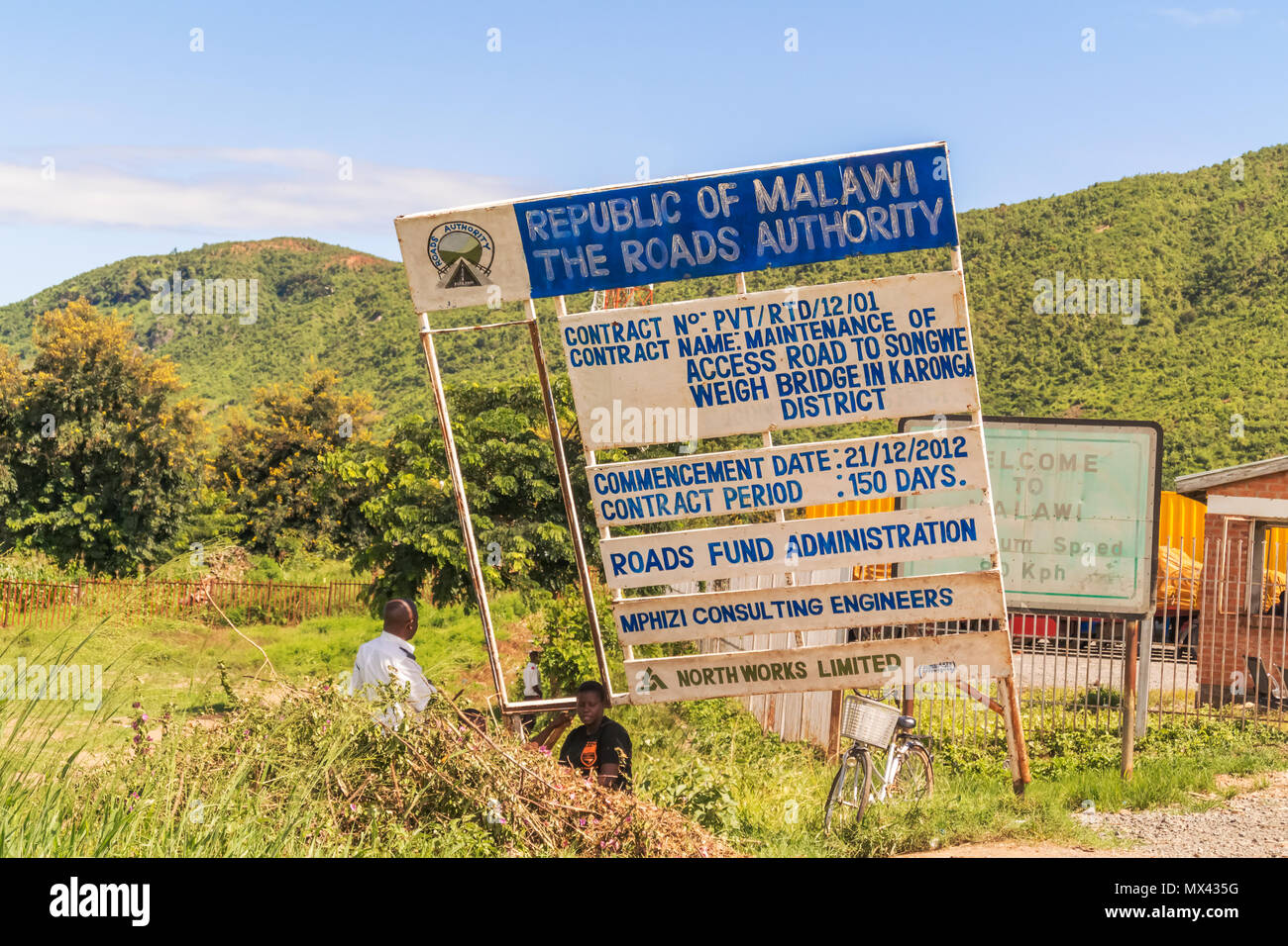 Malawi border hi-res stock photography and images - Alamy