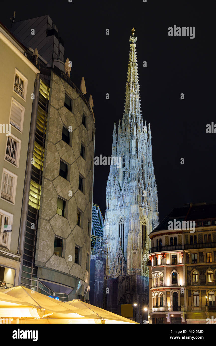 Stephansdom or St. Stephen's Cathedral (1137-1160) in the Stephansplatz ...