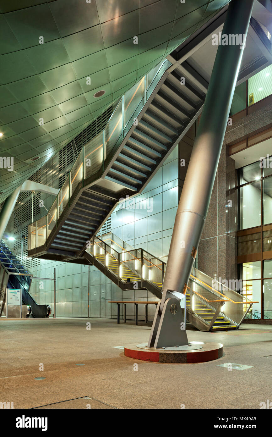Stairs to the platform at Heron Quays DLR station in Canary Wharf Stock ...