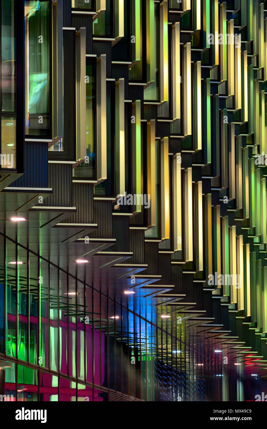 Facade london window office night hi-res stock photography and images ...