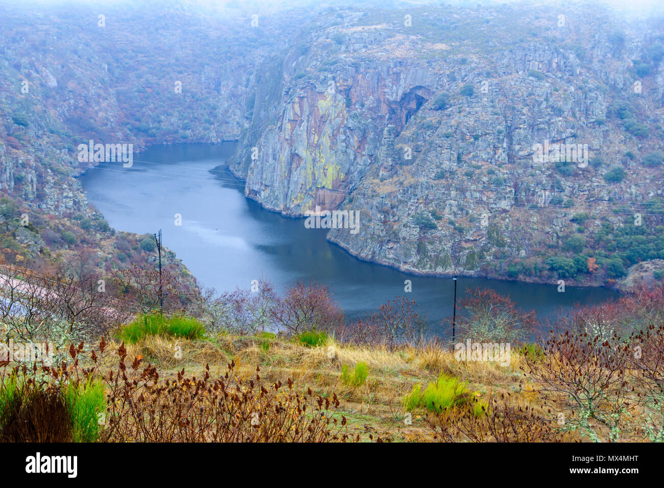 Douro river dam hi-res stock photography and images - Alamy