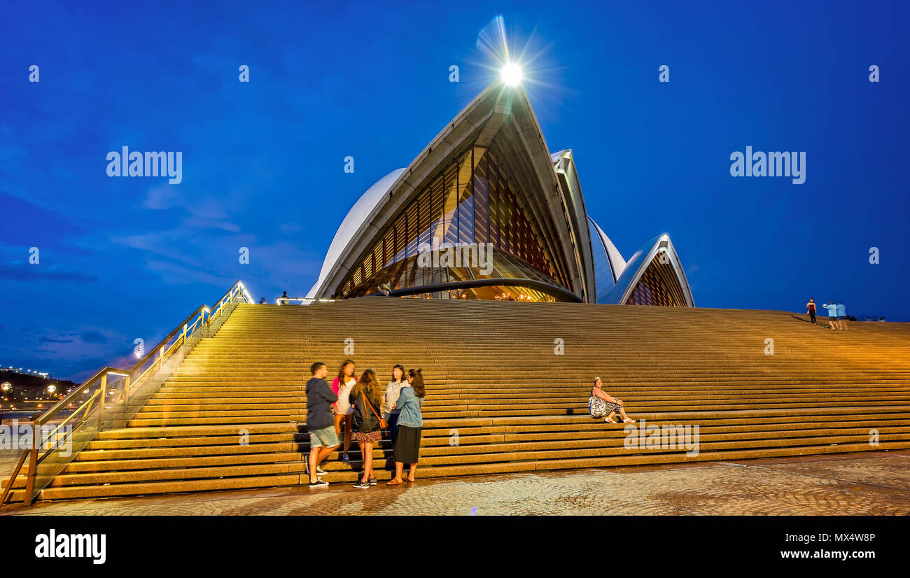 Sydney opera house steps night hi-res stock photography and images - Alamy