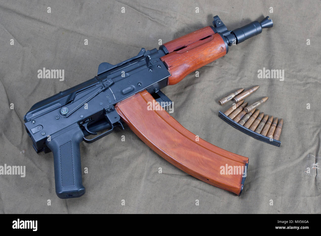 short kalashnikov with ammo clip Stock Photo - Alamy