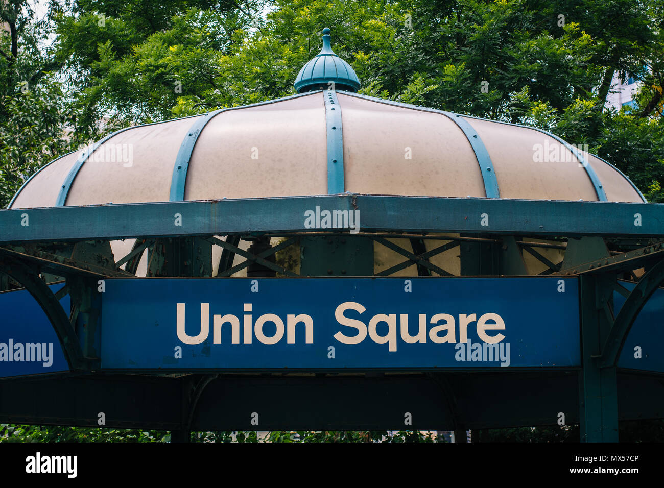 Sign in union city hi-res stock photography and images - Alamy