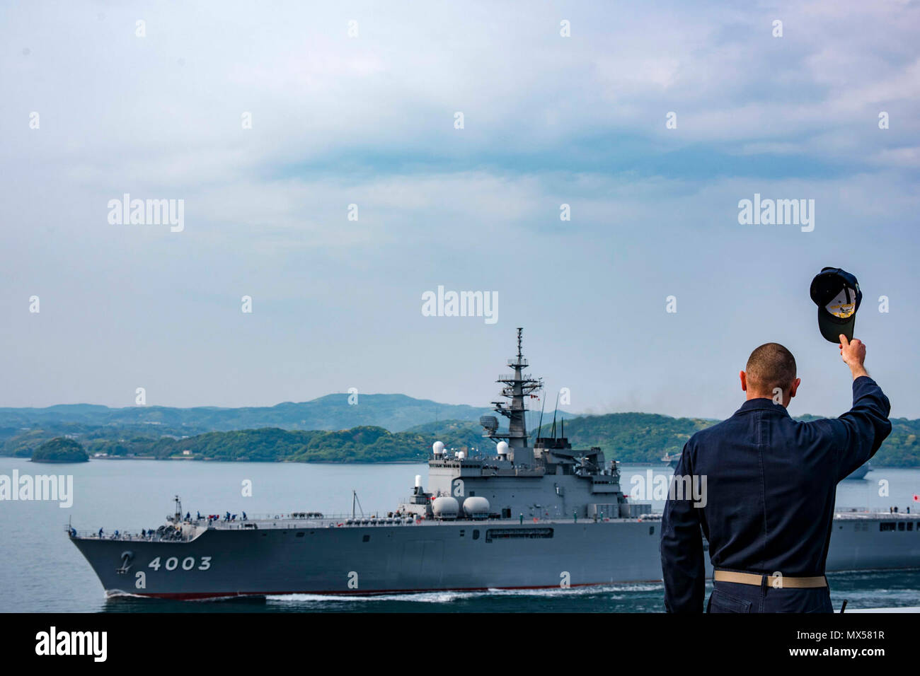 Japan maritime self defense force osumi class amphibious assault hi-res ...
