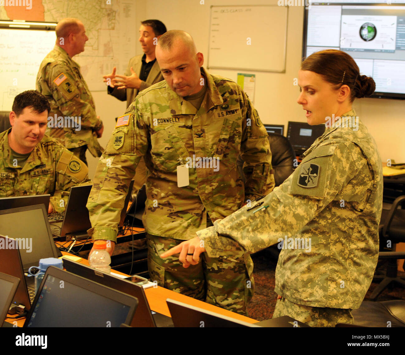 Military cyber analyst hi-res stock photography and images - Alamy