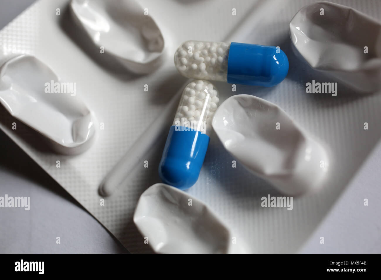 Ibuprofen tablets hi-res stock photography and images - Alamy