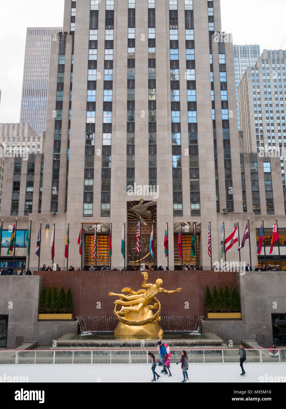Rockefeller Center Ice Skating Stock Photos & Rockefeller Center Ice ...