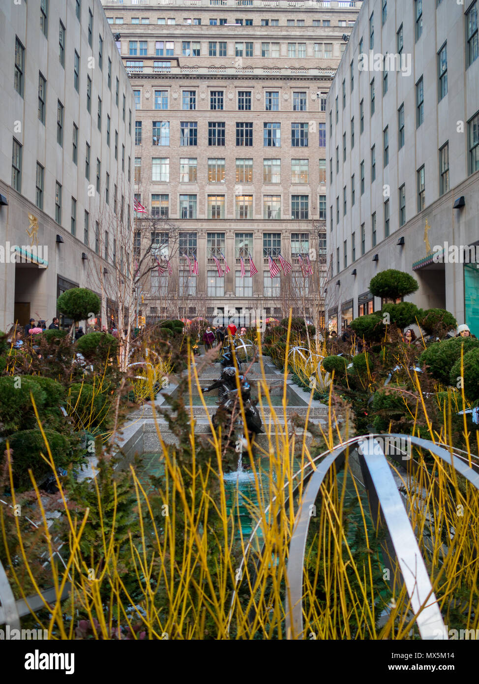 Rockefeller Center Channel Gardens Stock Photo - Alamy