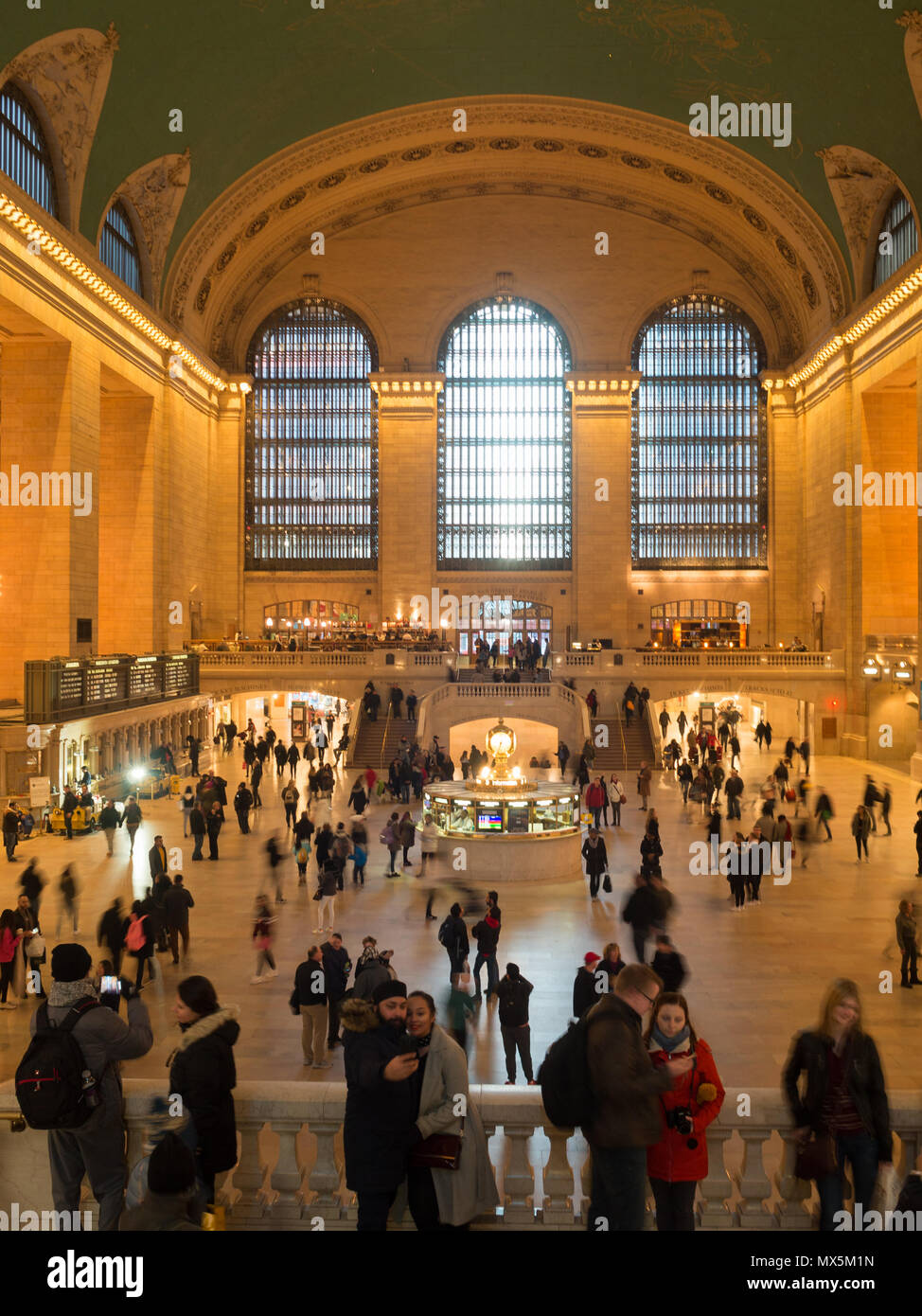 Inside grand central station hi-res stock photography and images - Alamy