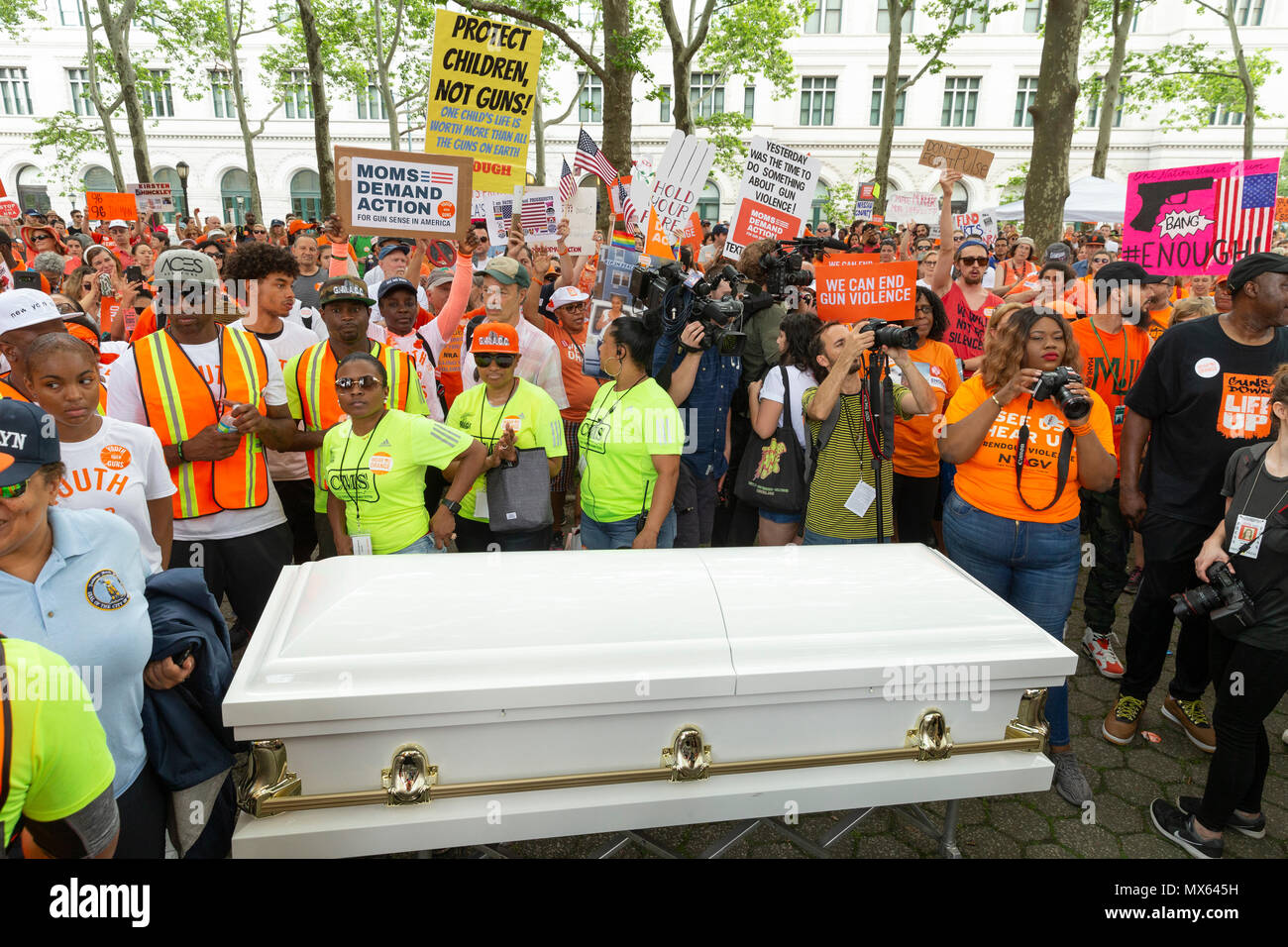 Gun violence awareness day hi-res stock photography and images - Alamy