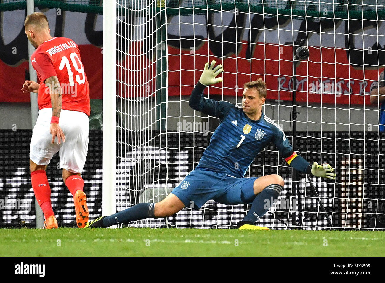 Manuel NEUER (goalwart GER), action, single action, single image, cut ...